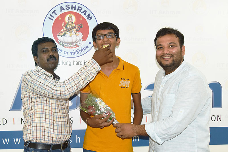 Our Gallery - IIT ASHRAM - VADODARA For IIT-JEE, NTSE, NSEJS, KVPY ...