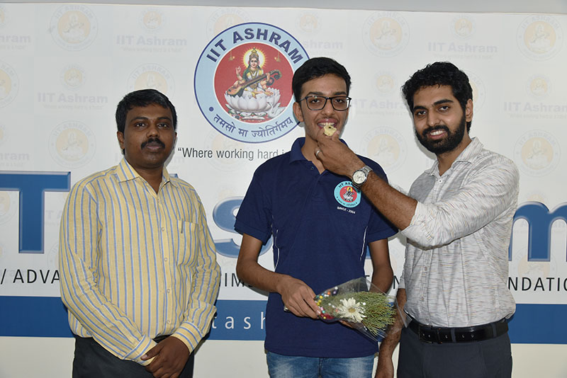 Our Gallery - IIT ASHRAM - VADODARA For IIT-JEE, NTSE, NSEJS, KVPY ...